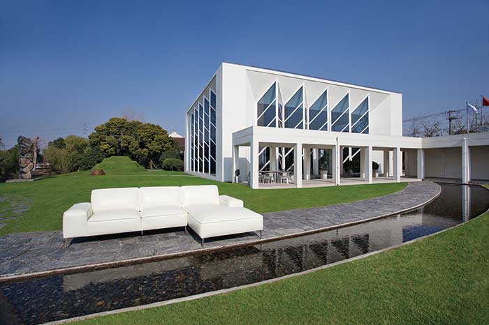 Home » Simon Li Furniture